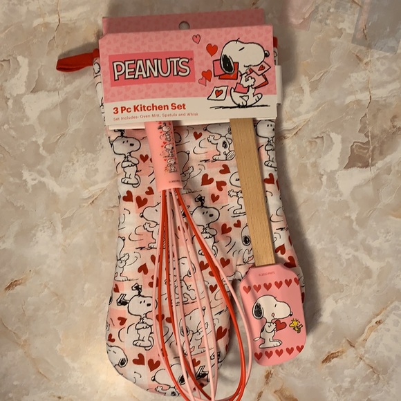 Peanuts | Kitchen | Peanuts Valentines Theme Kitchen Bundle Set | Poshmark